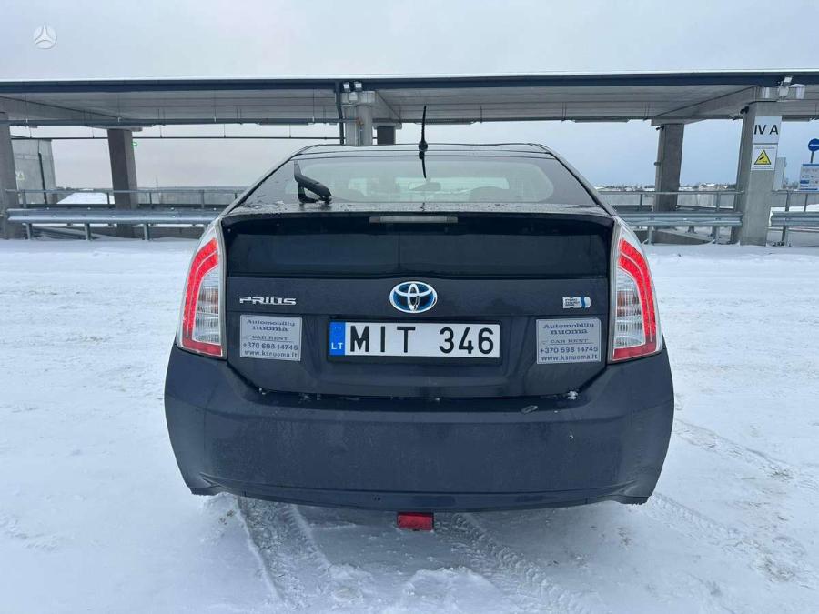Grey Toyota Prius 2015 in Vilnius, with an engine capacity of 1.80 L and mileage of 268 thousand km for 8300 €, photo 3 on AUTOMOTO.COM.LV