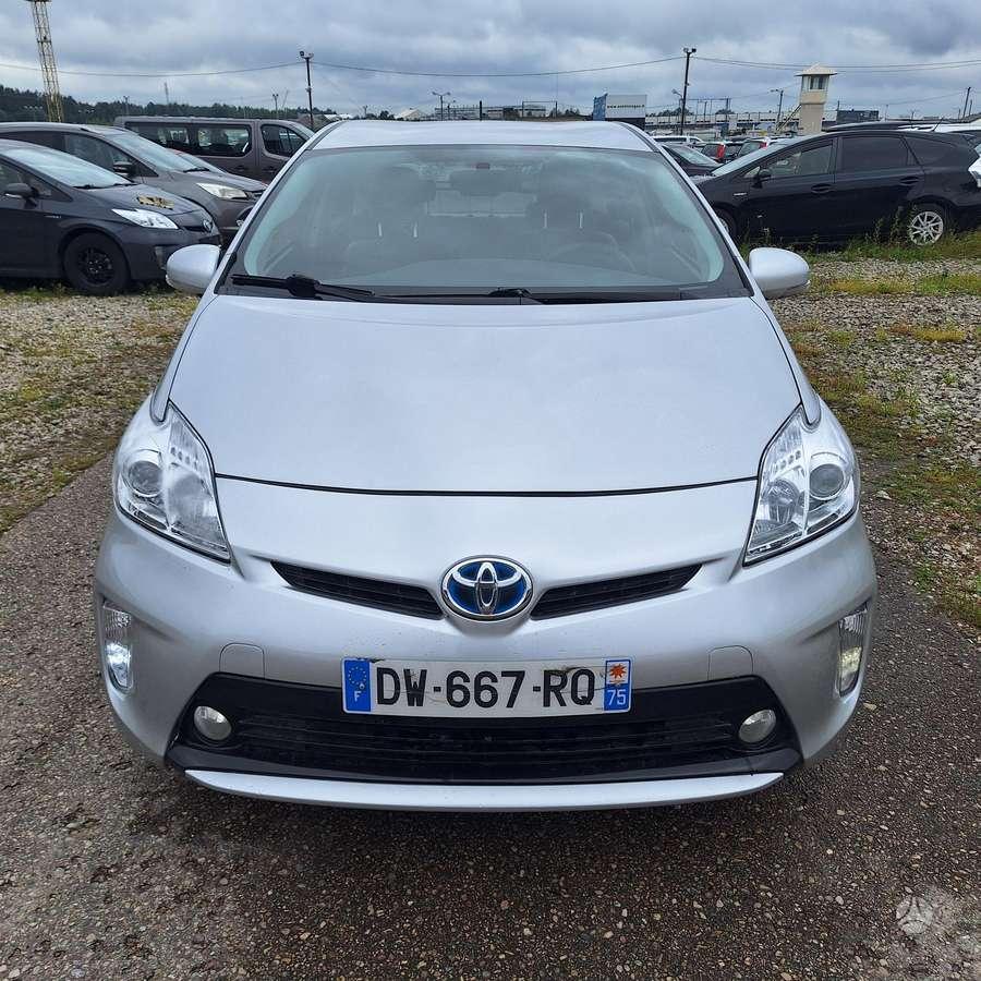 Grey Toyota Prius 2015 in Vilnius, with an engine capacity of 1.80 L and mileage of 280 thousand km for 7600 €, photo 1 on AUTOMOTO.COM.LV
