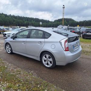 Grey Toyota Prius 2015 in Vilnius, with an engine capacity of 1.80 L and mileage of 280 thousand km for 7600 €, photo 6 on AUTOMOTO.COM.LV