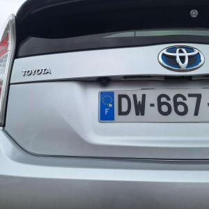 Grey Toyota Prius 2015 in Vilnius, with an engine capacity of 1.80 L and mileage of 280 thousand km for 7600 €, photo 10 on AUTOMOTO.COM.LV