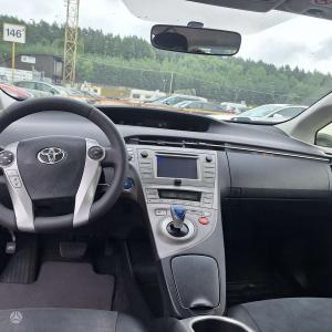 Grey Toyota Prius 2015 in Vilnius, with an engine capacity of 1.80 L and mileage of 280 thousand km for 7600 €, photo 11 on AUTOMOTO.COM.LV