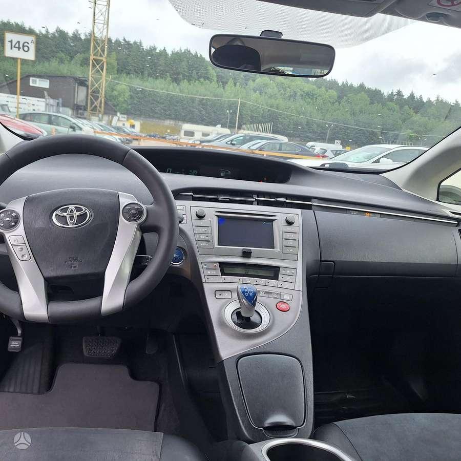 Grey Toyota Prius 2015 in Vilnius, with an engine capacity of 1.80 L and mileage of 280 thousand km for 7600 €, photo 11 on AUTOMOTO.COM.LV