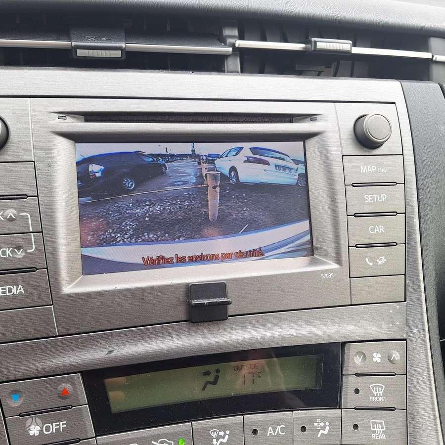 Grey Toyota Prius 2015 in Vilnius, with an engine capacity of 1.80 L and mileage of 280 thousand km for 7600 €, photo 17 on AUTOMOTO.COM.LV