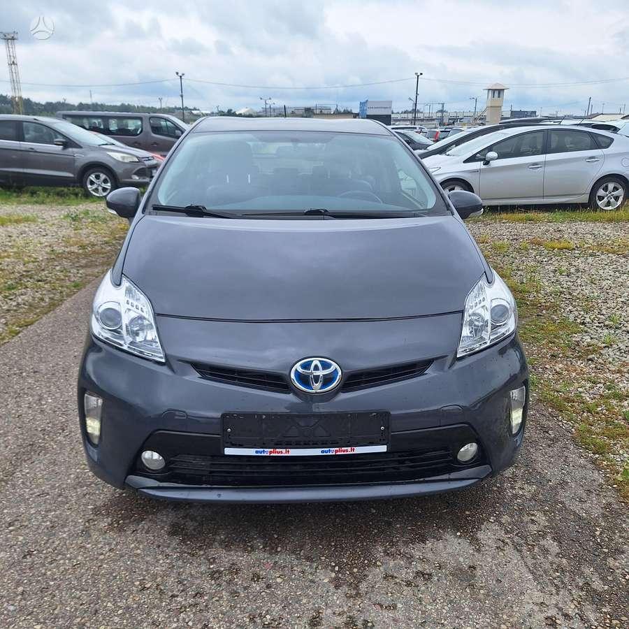 Grey Toyota Prius 2015 in Vilnius, with an engine capacity of 1.80 L and mileage of 240 thousand km for 7600 €, photo 1 on AUTOMOTO.COM.LV