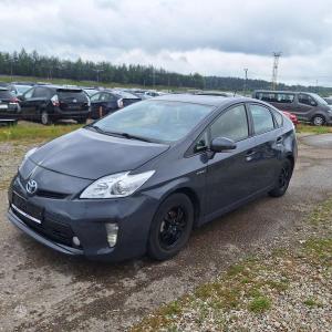 Grey Toyota Prius 2015 in Vilnius, with an engine capacity of 1.80 L and mileage of 240 thousand km for 7600 €, photo 3 on AUTOMOTO.COM.LV