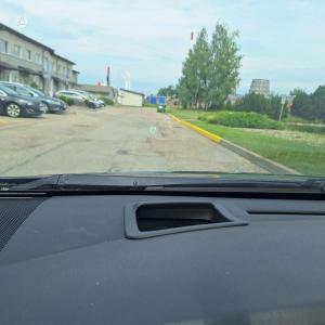 Серый Тойота Приус 2015 в Вильнюс, объемом двигателя 1.80 л и пробегом 240 тыс. км за 7600 €, фото 18 на AUTOMOTO.COM.LV