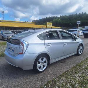 Pelēks Toyota Prius 2015 Viļņa, ar dzinēja tilpumu 1.80 L un nobraukumu 280 tūkst. km par 7600 €, foto 6 vietnē AUTOMOTO.COM.LV