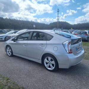 Pelēks Toyota Prius 2015 Viļņa, ar dzinēja tilpumu 1.80 L un nobraukumu 280 tūkst. km par 7600 €, foto 7 vietnē AUTOMOTO.COM.LV