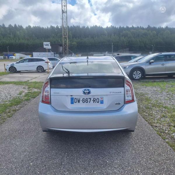 Pelēks Toyota Prius 2015 Viļņa, ar dzinēja tilpumu 1.80 L un nobraukumu 280 tūkst. km par 7600 €, foto 9 vietnē AUTOMOTO.COM.LV