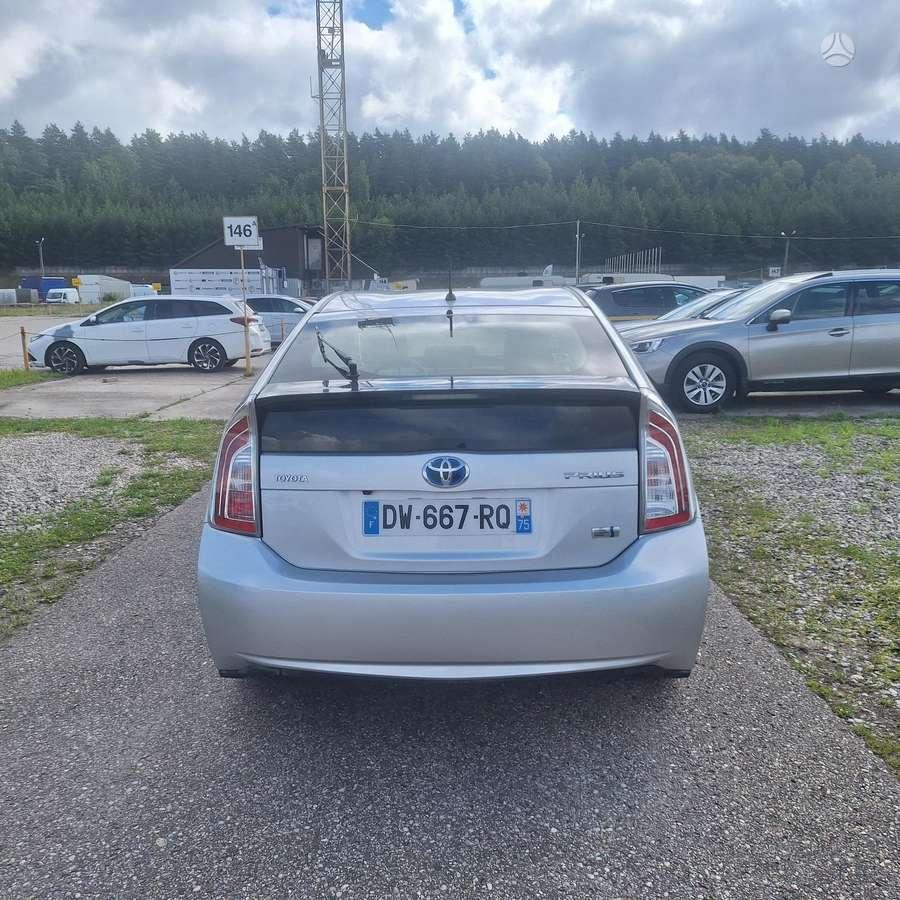 Pelēks Toyota Prius 2015 Viļņa, ar dzinēja tilpumu 1.80 L un nobraukumu 280 tūkst. km par 7600 €, foto 9 vietnē AUTOMOTO.COM.LV