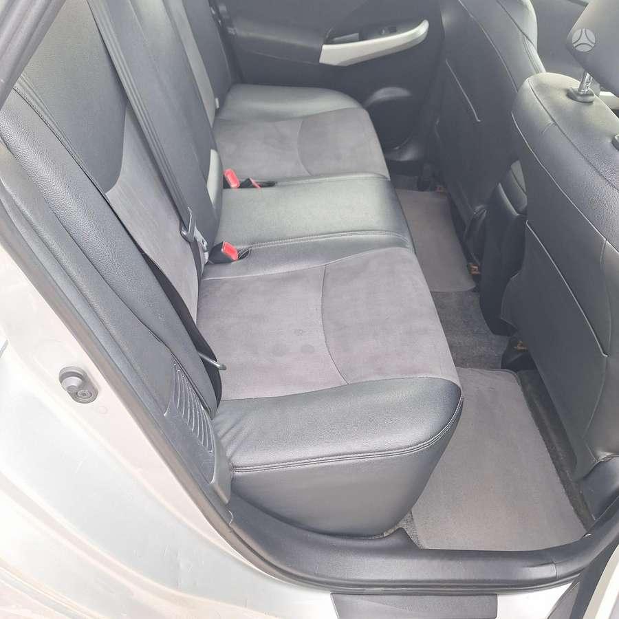 Pelēks Toyota Prius 2015 Viļņa, ar dzinēja tilpumu 1.80 L un nobraukumu 280 tūkst. km par 7600 €, foto 14 vietnē AUTOMOTO.COM.LV
