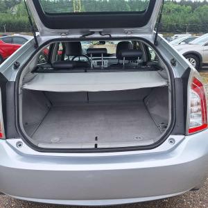 Pelēks Toyota Prius 2015 Viļņa, ar dzinēja tilpumu 1.80 L un nobraukumu 280 tūkst. km par 7600 €, foto 16 vietnē AUTOMOTO.COM.LV