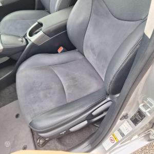 Pelēks Toyota Prius 2015 Viļņa, ar dzinēja tilpumu 1.80 L un nobraukumu 280 tūkst. km par 7600 €, foto 18 vietnē AUTOMOTO.COM.LV