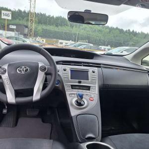 Pelēks Toyota Prius 2015 Viļņa, ar dzinēja tilpumu 1.80 L un nobraukumu 280 tūkst. km par 7600 €, foto 19 vietnē AUTOMOTO.COM.LV