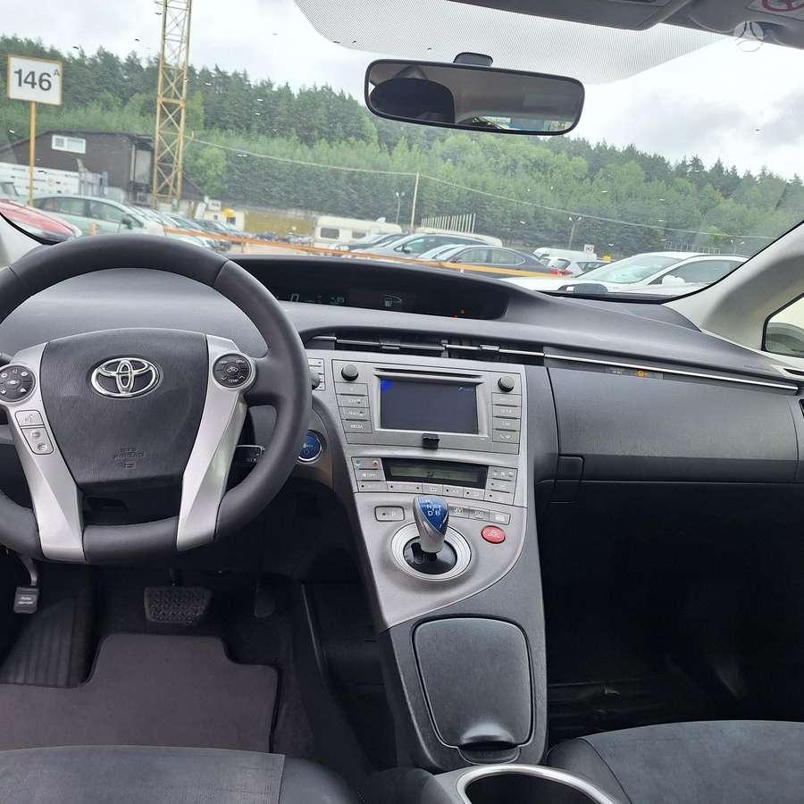 Pelēks Toyota Prius 2015 Viļņa, ar dzinēja tilpumu 1.80 L un nobraukumu 280 tūkst. km par 7600 €, foto 19 vietnē AUTOMOTO.COM.LV