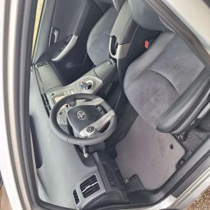 Pelēks Toyota Prius 2015 Viļņa, ar dzinēja tilpumu 1.80 L un nobraukumu 280 tūkst. km par 7600 €, foto 20 vietnē AUTOMOTO.COM.LV