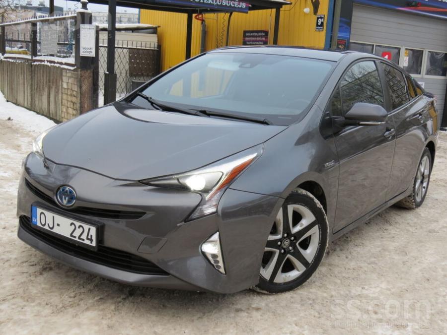 Pelēks Toyota Prius 2016 Rīga, ar dzinēja tilpumu 1.80 L un nobraukumu 223 tūkst. km par 11850 €, foto 1 vietnē AUTOMOTO.COM.LV