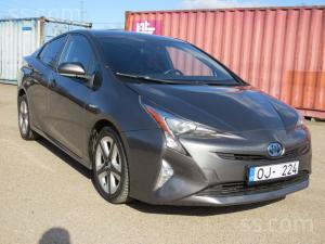 Grey Toyota Prius 2016 in Riga, with an engine capacity of 1.80 L and mileage of 223 thousand km for 11290 €, photo 6 on AUTOMOTO.COM.LV