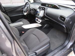 Grey Toyota Prius 2016 in Riga, with an engine capacity of 1.80 L and mileage of 223 thousand km for 11290 €, photo 11 on AUTOMOTO.COM.LV