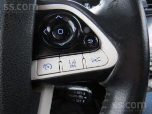 Grey Toyota Prius 2016 in Riga, with an engine capacity of 1.80 L and mileage of 223 thousand km for 11290 €, photo 15 on AUTOMOTO.COM.LV