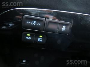 Grey Toyota Prius 2016 in Riga, with an engine capacity of 1.80 L and mileage of 223 thousand km for 11290 €, photo 17 on AUTOMOTO.COM.LV