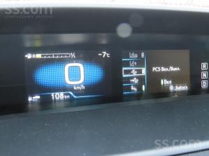 Grey Toyota Prius 2016 in Riga, with an engine capacity of 1.80 L and mileage of 223 thousand km for 11290 €, photo 20 on AUTOMOTO.COM.LV