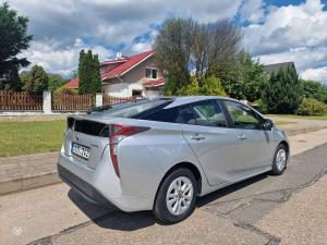 Grey Toyota Prius 2016 in Vilnius, with an engine capacity of 1.80 L and mileage of 147 thousand km for 9600 €, photo 4 on AUTOMOTO.COM.LV