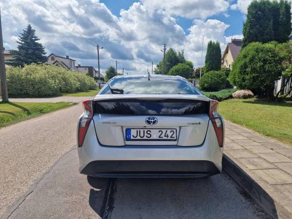 Pelēks Toyota Prius 2016 Viļņa, ar dzinēja tilpumu 1.80 L un nobraukumu 147 tūkst. km par 9600 €, foto 8 vietnē AUTOMOTO.COM.LV