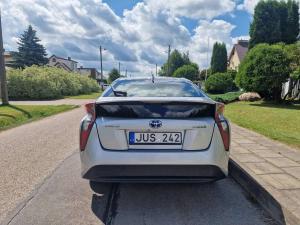 Grey Toyota Prius 2016 in Vilnius, with an engine capacity of 1.80 L and mileage of 147 thousand km for 9600 €, photo 9 on AUTOMOTO.COM.LV