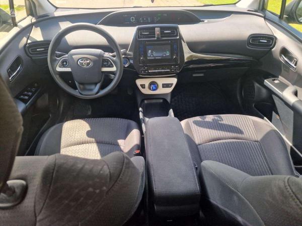 Pelēks Toyota Prius 2016 Viļņa, ar dzinēja tilpumu 1.80 L un nobraukumu 147 tūkst. km par 9600 €, foto 9 vietnē AUTOMOTO.COM.LV