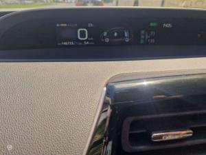 Grey Toyota Prius 2016 in Vilnius, with an engine capacity of 1.80 L and mileage of 147 thousand km for 9600 €, photo 21 on AUTOMOTO.COM.LV