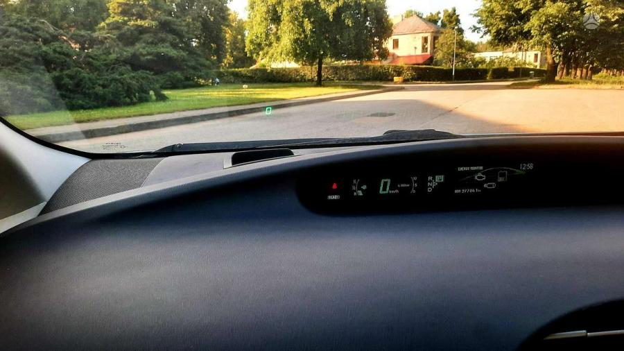 Grey Toyota Prius 2016 in Kaunas, with an engine capacity of 1.80 L and mileage of 277 thousand km for 7600 €, photo 18 on AUTOMOTO.COM.LV