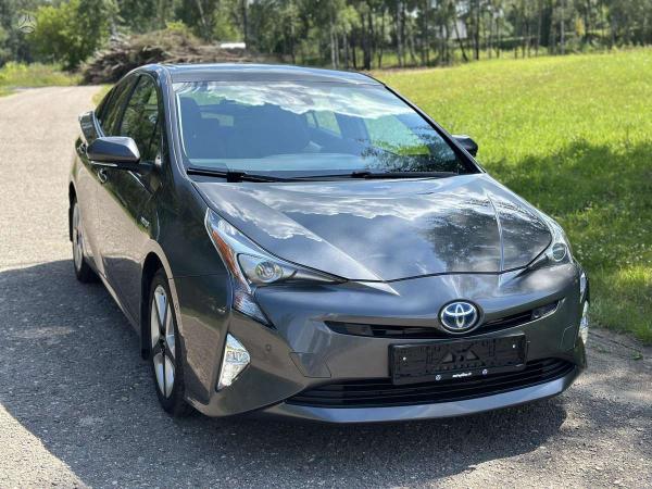Серый Тойота Приус 2017 в Каунас, объемом двигателя 1.80 л и пробегом 214 тыс. км за 12950 €, фото 5 на AUTOMOTO.COM.LV