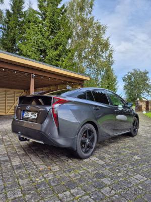 Pelēks Toyota Prius 2017 Tallina, ar dzinēja tilpumu 1.80 L un nobraukumu 98 tūkst. km par 17000 €, foto 5 vietnē AUTOMOTO.COM.LV