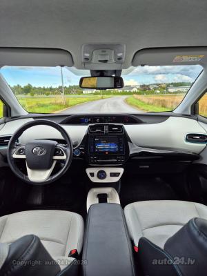 Pelēks Toyota Prius 2017 Tallina, ar dzinēja tilpumu 1.80 L un nobraukumu 98 tūkst. km par 17000 €, foto 9 vietnē AUTOMOTO.COM.LV