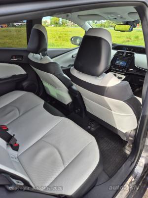 Pelēks Toyota Prius 2017 Tallina, ar dzinēja tilpumu 1.80 L un nobraukumu 98 tūkst. km par 17000 €, foto 14 vietnē AUTOMOTO.COM.LV