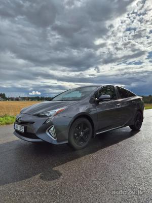 Pelēks Toyota Prius 2017 Tallina, ar dzinēja tilpumu 1.80 L un nobraukumu 98 tūkst. km par 17000 €, foto 16 vietnē AUTOMOTO.COM.LV