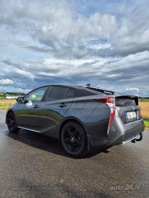 Pelēks Toyota Prius 2017 Tallina, ar dzinēja tilpumu 1.80 L un nobraukumu 98 tūkst. km par 17000 €, foto 18 vietnē AUTOMOTO.COM.LV