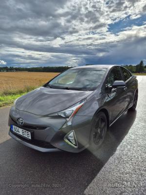 Pelēks Toyota Prius 2017 Tallina, ar dzinēja tilpumu 1.80 L un nobraukumu 98 tūkst. km par 17000 €, foto 20 vietnē AUTOMOTO.COM.LV