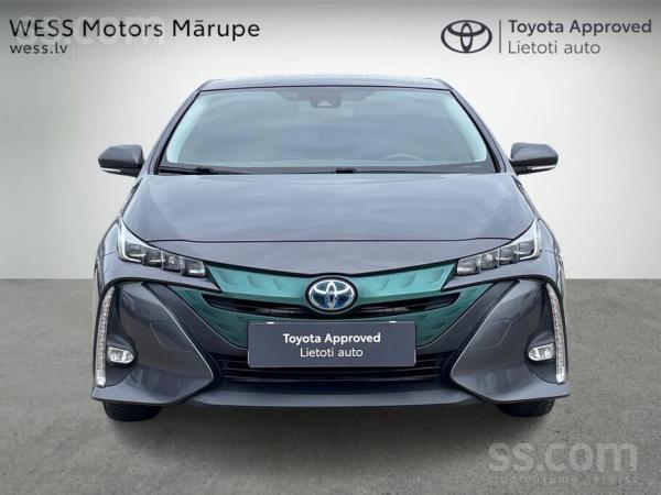 Pelēks Toyota Prius 2018 Rīga, ar dzinēja tilpumu 1.80 L un nobraukumu 141 tūkst. km par 18990 €, foto 5 vietnē AUTOMOTO.COM.LV