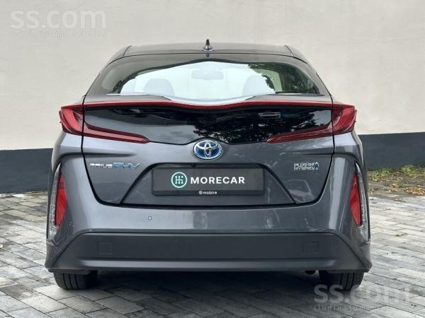 Pelēks Toyota Prius 2022 Rīga, ar dzinēja tilpumu 1.80 L un nobraukumu 47 tūkst. km par 21950 €, foto 5 vietnē AUTOMOTO.COM.LV