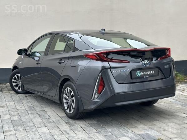 Pelēks Toyota Prius 2022 Rīga, ar dzinēja tilpumu 1.80 L un nobraukumu 47 tūkst. km par 21950 €, foto 6 vietnē AUTOMOTO.COM.LV