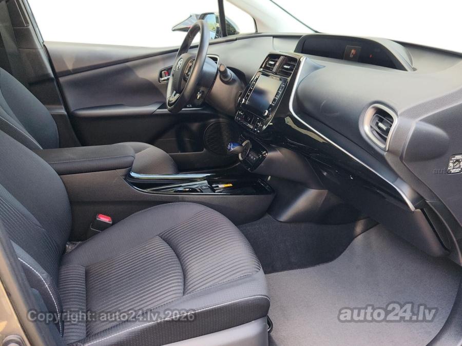 Pelēks Toyota Prius 2022 Tallina, ar dzinēja tilpumu 1.80 L un nobraukumu 47 tūkst. km par 26895 €, foto 7 vietnē AUTOMOTO.COM.LV