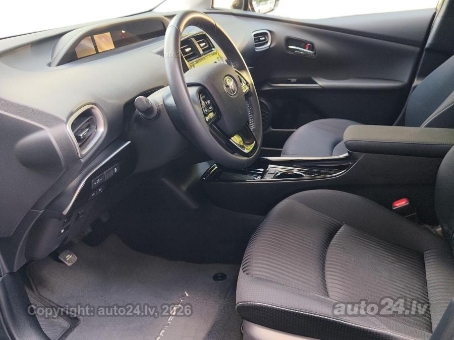 Pelēks Toyota Prius 2022 Tallina, ar dzinēja tilpumu 1.80 L un nobraukumu 47 tūkst. km par 26895 €, foto 12 vietnē AUTOMOTO.COM.LV