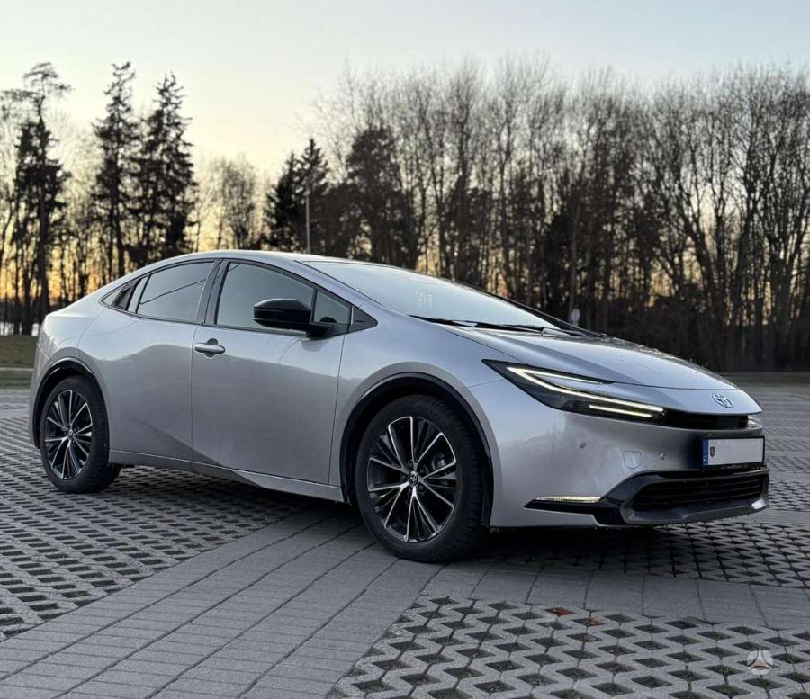 Pelēks Toyota Prius 2023 Kauņa, ar dzinēja tilpumu 1.99 L un nobraukumu 33 tūkst. km par 26500 €, foto 5 vietnē AUTOMOTO.COM.LV