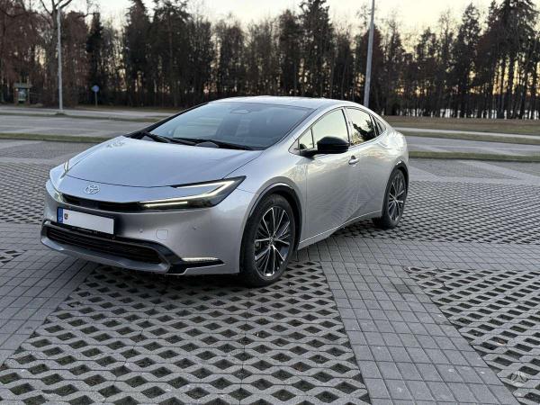 Pelēks Toyota Prius 2023 Kauņa, ar dzinēja tilpumu 1.99 L un nobraukumu 33 tūkst. km par 26500 €, foto 9 vietnē AUTOMOTO.COM.LV