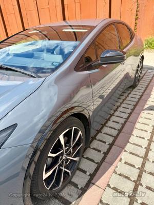 Pelēks Toyota Prius 2023 Tallina, ar dzinēja tilpumu 2.00 L un nobraukumu 36 tūkst. km par 35900 €, foto 3 vietnē AUTOMOTO.COM.LV