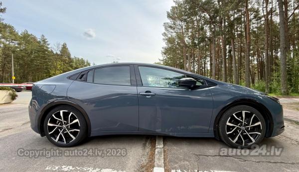 Grey Toyota Prius 2023 in Tallinn, with an engine capacity of 2.00 L and mileage of 36 thousand km for 35900 €, photo 6 on AUTOMOTO.COM.LV