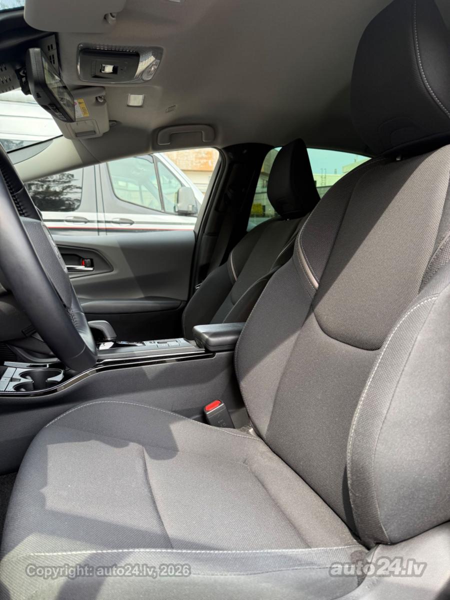 Pelēks Toyota Prius 2023 Tallina, ar dzinēja tilpumu 2.00 L un nobraukumu 36 tūkst. km par 35900 €, foto 13 vietnē AUTOMOTO.COM.LV