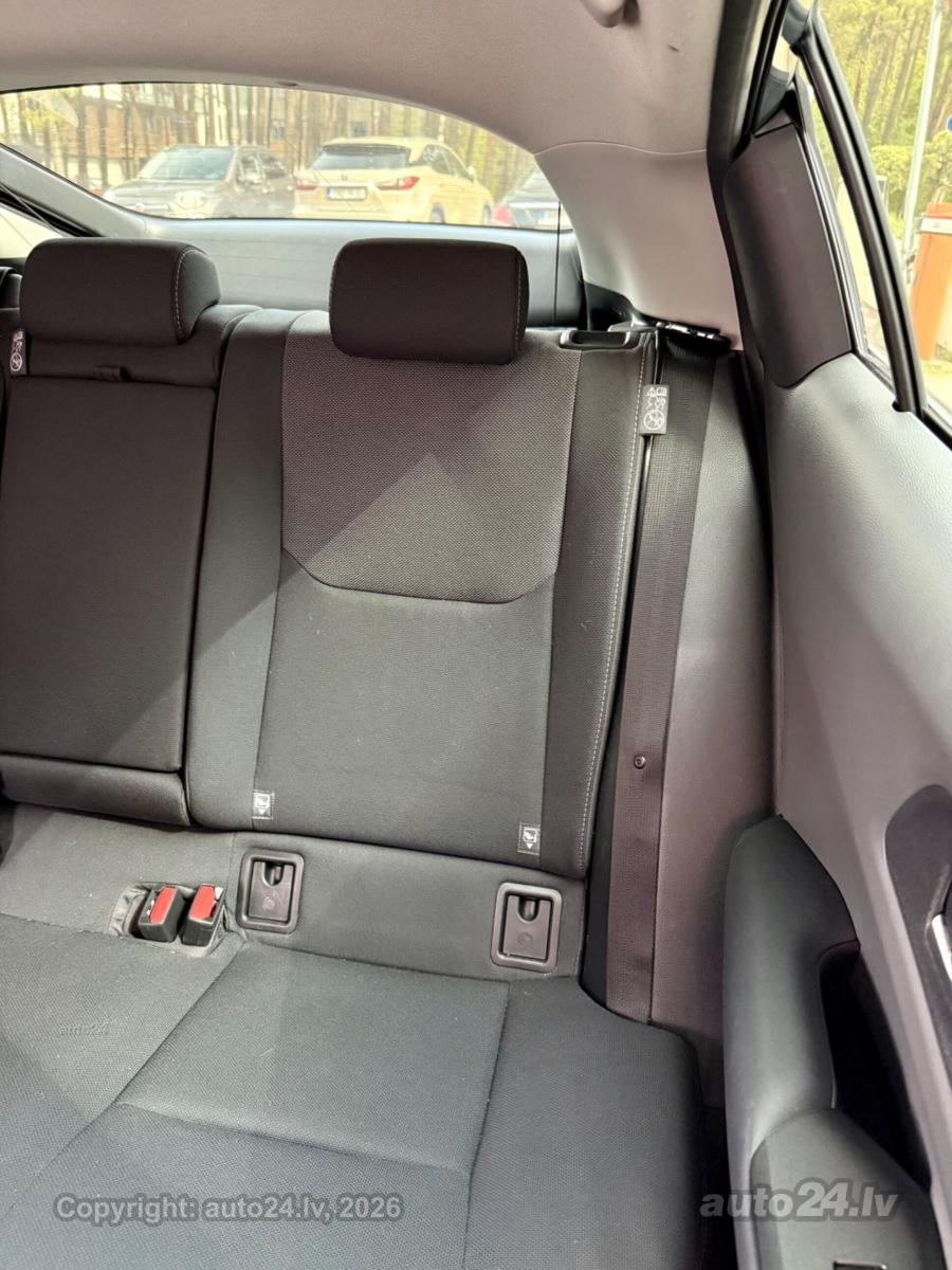 Pelēks Toyota Prius 2023 Tallina, ar dzinēja tilpumu 2.00 L un nobraukumu 36 tūkst. km par 35900 €, foto 16 vietnē AUTOMOTO.COM.LV